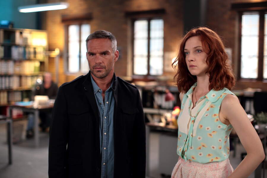 Profilage : les looks déjantés de l'héroïne Chloé Saint-Laurent - Télé ...