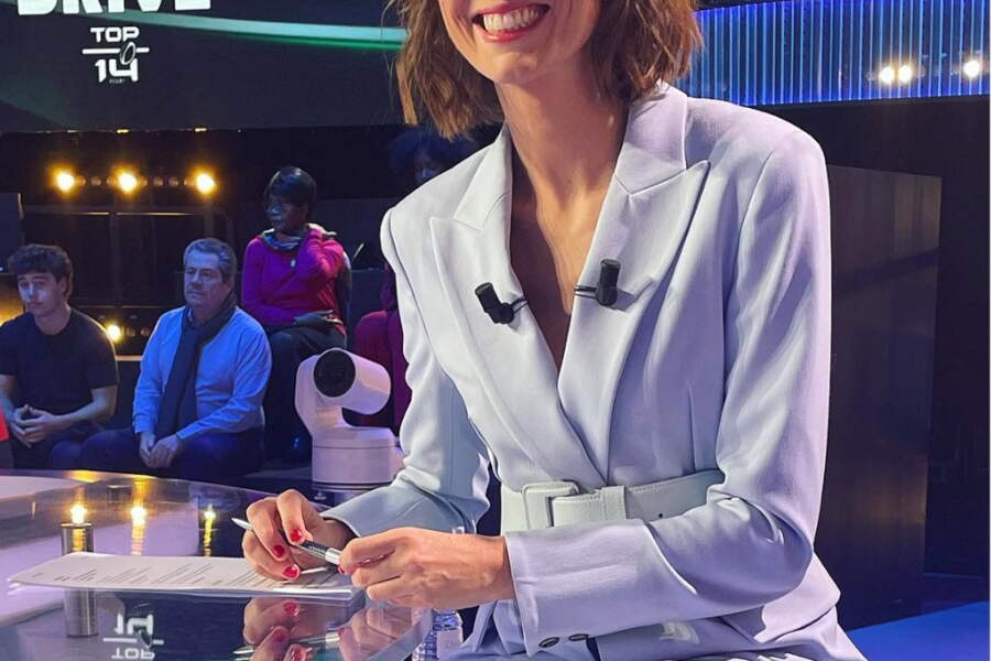 Isabelle Ithurburu : les plus belles photos de la journaliste de TF1 sur Instagram - Télé 2 Semaines