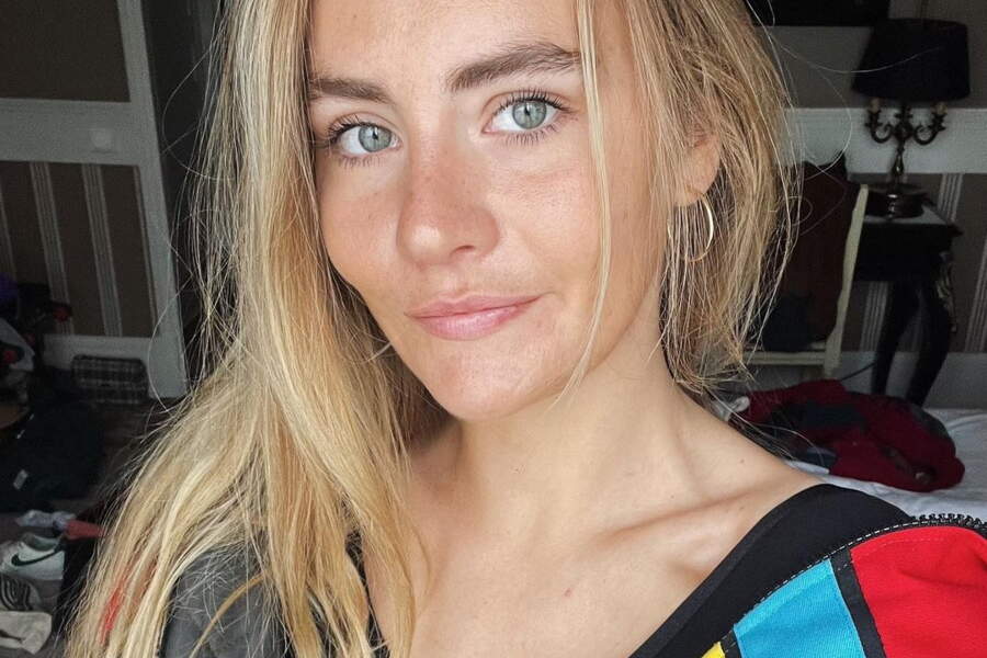 Mylène Dorange : les plus belles photos Instagram de la spécialiste automobile - Télé 2 Semaines